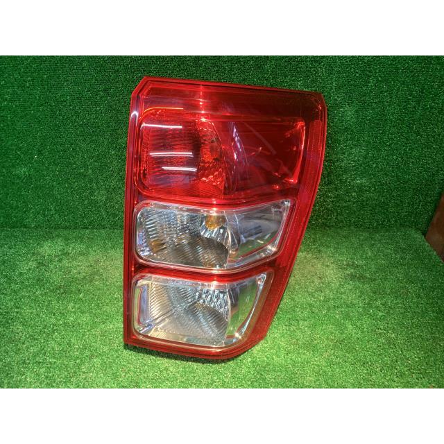 エスクード CBA-TDA4W 右テールランプ 35650-65J21 : IAC-PARTS - 通販 - Yahoo!ショッピング