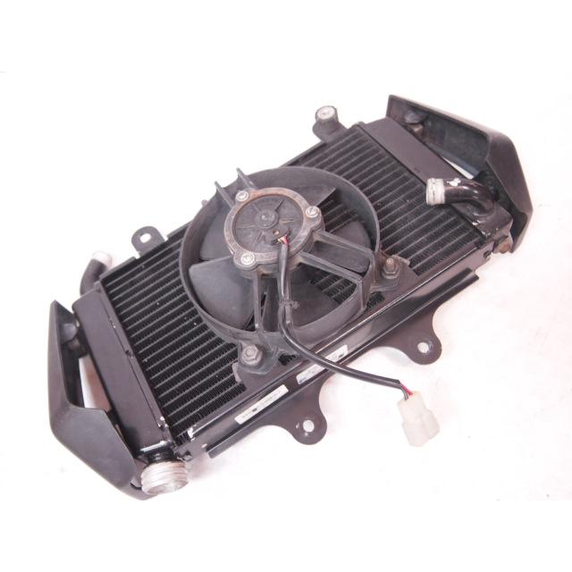 デューク200/390純正ラジエーター 穴あきなしメンテ用に。〜16年 KTM 電動ファンOK : 壱濱部品ショッピング店 - 通販 - Yahoo!ショッピング