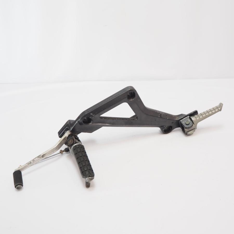 ゼファー1100 ZR1100A ZRT10A 純正ステップ左 ホルダー ステッププレート タンデムステップ 割れ無 130A : 141005073 : 壱濱部品ショッピング店 - 通販 ...