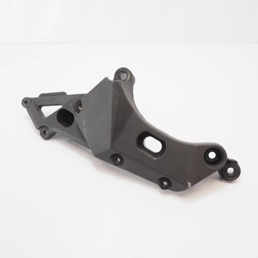 MVアグスタ F4RR 純正 ピボットカバー右 ブラケット スイングアームピボット フレームカバー 97900 MVAGUSTA : 壱濱部品 ...