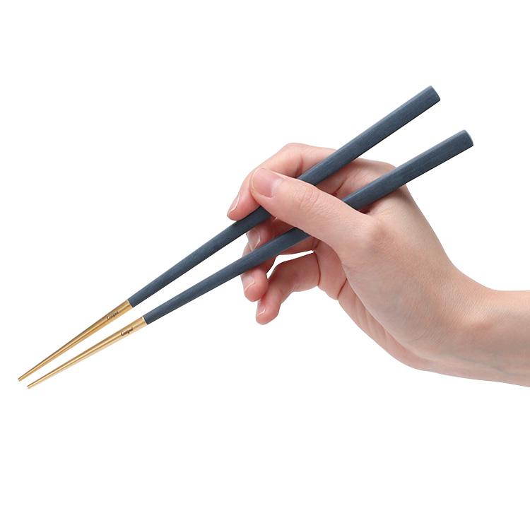 Cutipol クチポール クーベ 箸 + 箸置きセット ブルーマットゴールド KUBE [ネコポス対応可(15セットまで)] 正規販売代理店 ...