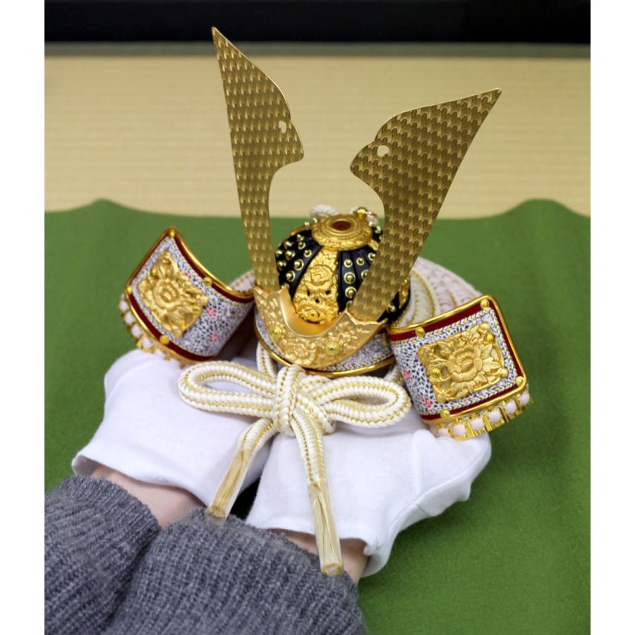 五月人形 兜飾り 8 朔太郎 桃色肩白兜 一式 [D5-1764] : 飯田人形 Yahoo!店 - 通販 - Yahoo!ショッピング