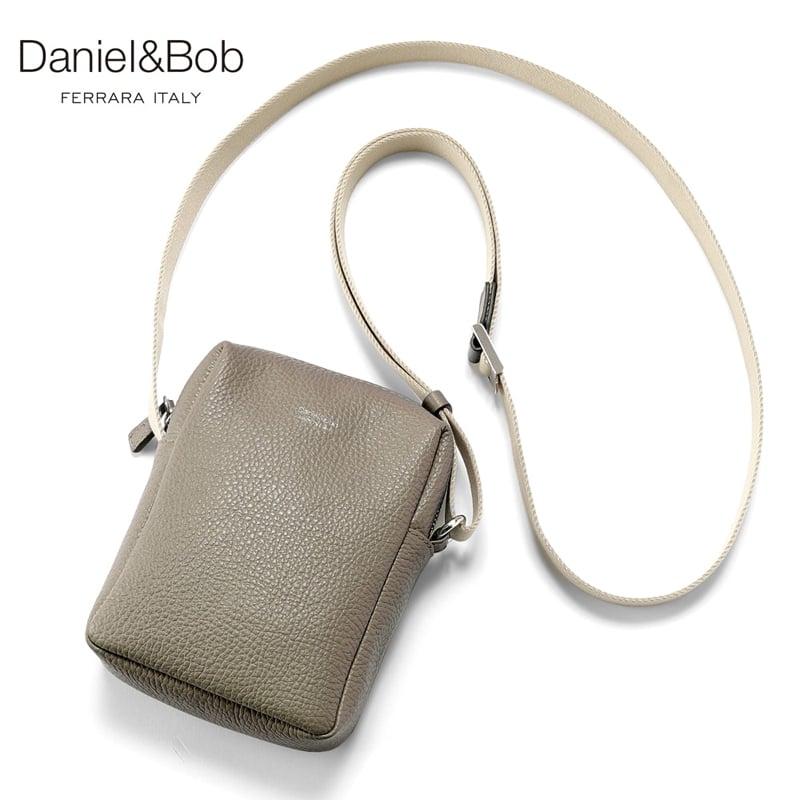 Daniel & Bob ダニエル&ボブ Daniel&Bob ／ シュリンクレザーミニショルダーバッグ「DADO 13」（トープ） : 粋な着こなしヤフー店 - 通販 - Yahoo!ショッピング