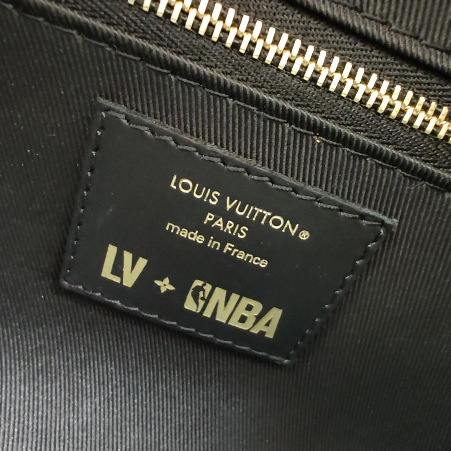LOUIS VUITTON 中古品 ルイヴィトン クローク・ドップキット モノグラム LV×NBA コラボレーション ブラック ゴールド金具 M58515 : 稲毛質店 ヤフー店 - 通販 ...