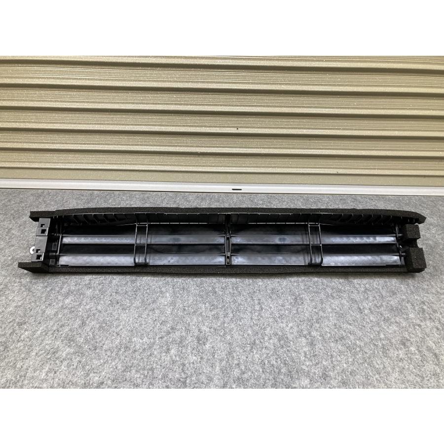 未使用 トヨタ ZVW50/ZVW51/ZVW55 前期 プリウス 純正 ラジエーターシャッター 53019-47020 (YL1015 ...