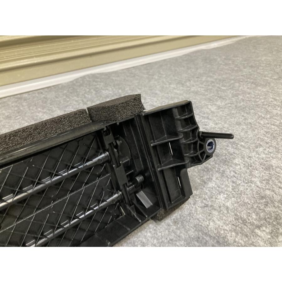 未使用 トヨタ ZVW50/ZVW51/ZVW55 前期 プリウス 純正 ラジエーターシャッター 53019-47020 (YL1015 ...