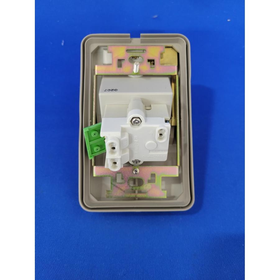 ナショナル 【アウトレット】ナショナル / 松下電工 接地防水埋込コンセント アースターミナル付 15A 125V 接地2P 防雨形 ...