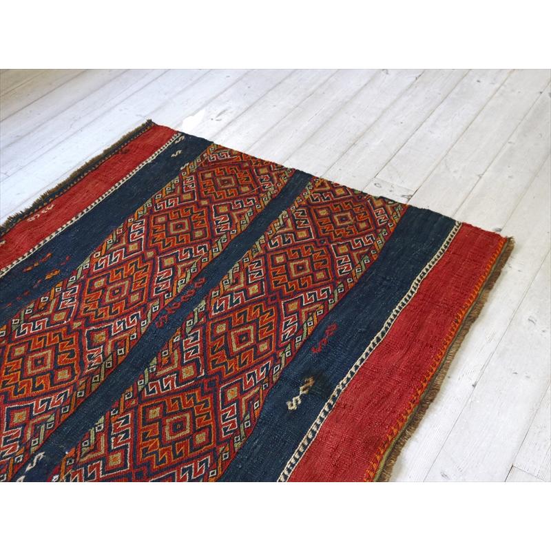 ブランド登録なし オールドキリム マラテヤ 収納袋を開いたピース 104x119cm サソリのモチーフ レッド＆ネイビー : インプレッションオブギャッベ - 通販 - Yahoo!ショッピング