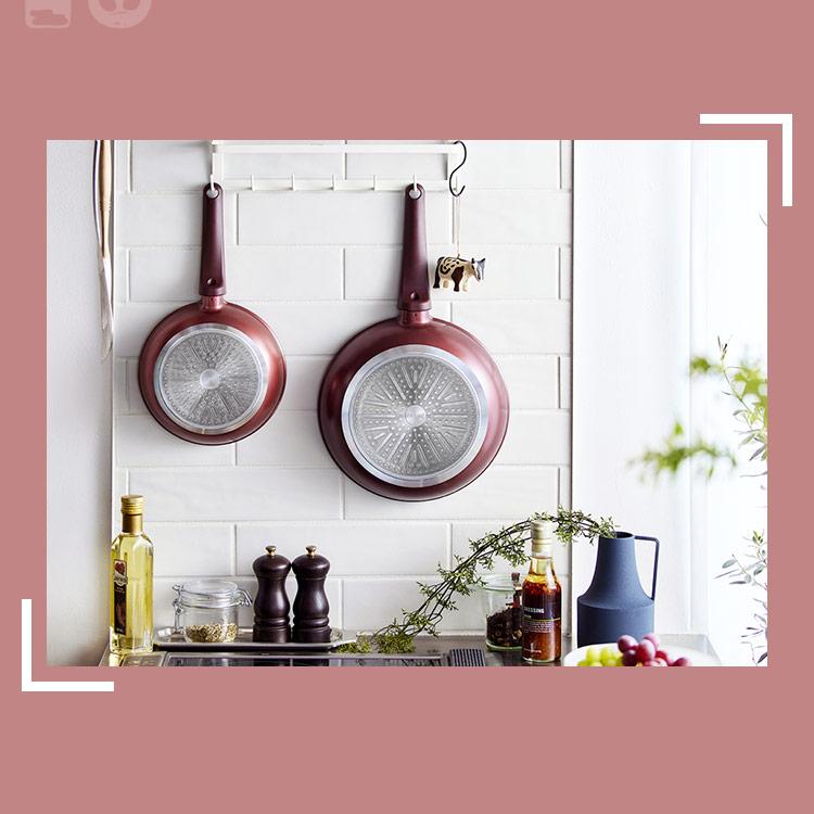 IRIS OHYAMA フライパン 28cm ih ガス火 IH対応 軽量 アイリスオーヤマ 取っ手一体型 浅型 ダイヤモンドコート メタリック 洗いやすい設計 滑りにくい取っ手 DCF ...