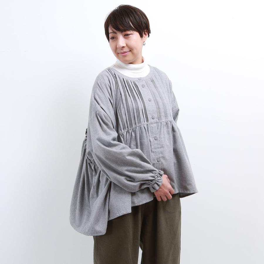 ubasoku（ウバソク） 【SALE 20%OFF】 トップ染めシャンブレー起毛 胸元多数ピンタックコクーン長袖2WAYブラウス レディース ...