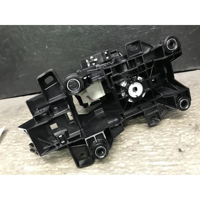 カローラクロス 6AA-ZVG11 シフトレバー ハイブリッド Z 1H5 33560-10030 :165380000037850:石川商店自動車中古パーツネット店 - 通販 - Yahoo ...