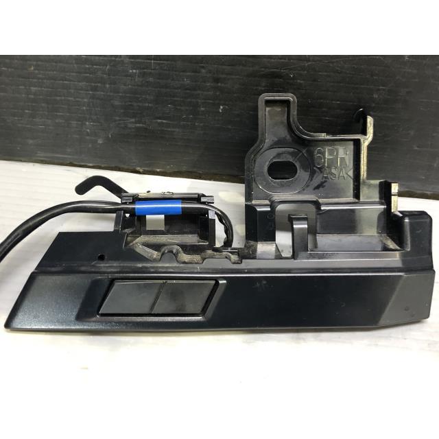 NOAH ノア 6AA-ZWR90W リアパワーゲートスイッチ ハイブリッドS-Z 7人 226 68373-V1020 パワーバックドア ...