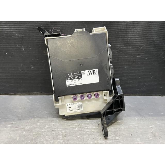 レクサス RX DBA-AGL20W ヒューズボックス RX300 Fスポーツ 083 89221-48760 82730-48Z50 ...