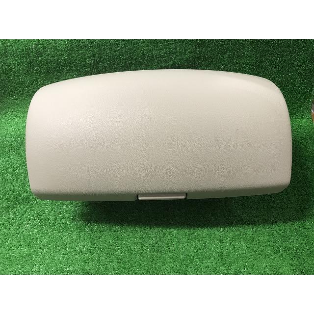 マーチ K13 NK13 グローブボックス 上側 ベージュ系 68560 1HJ0A YS13 GS : Itami Web Store - 通販 - Yahoo!ショッピング