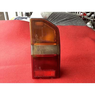 TA01W エスクード テールランプ右 a-2598 YS19 SD : Itami Web Store - 通販 - Yahoo!ショッピング