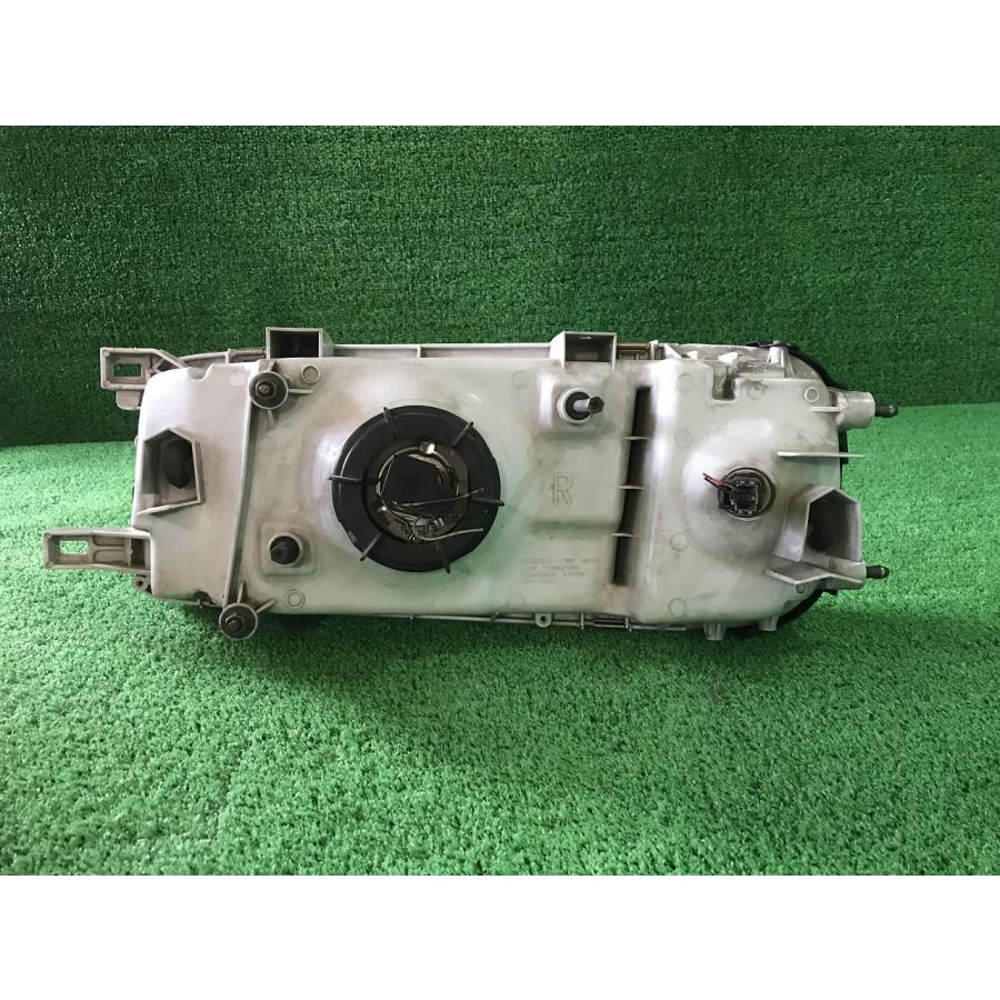 Y-UY32-MWBAGA セドリック ハロゲンヘッドライト右 YS2 a-2822 YM : Itami Web Store - 通販 - Yahoo!ショッピング