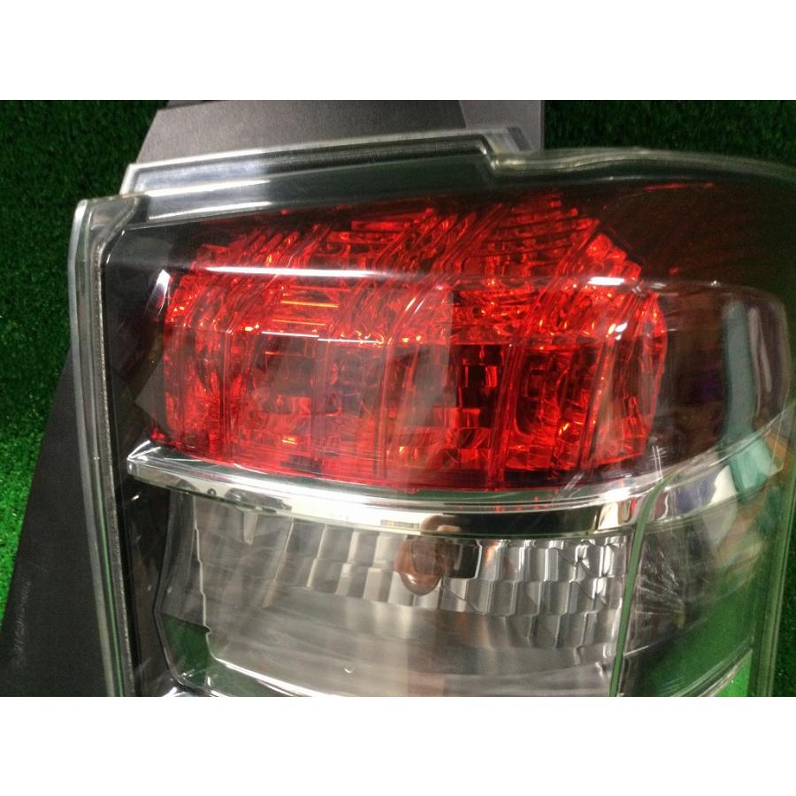 KGJ10 IQ 純正テールランプ右 ICHIKOH 74-8 a-3810 YS2-TK : Itami Web Store - 通販 - Yahoo!ショッピング