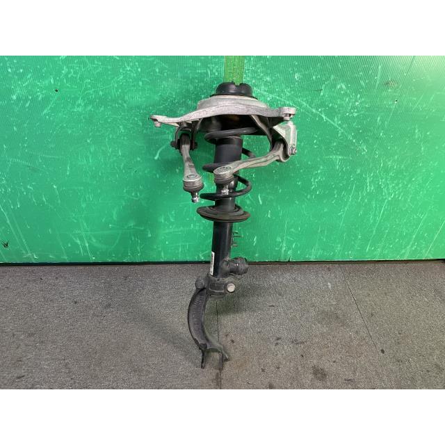 アウディ S4 ABA-8KCGWF 左Fストラット LS9R 8F0413029 : 202302220150210 : 株式会社イワマ ...