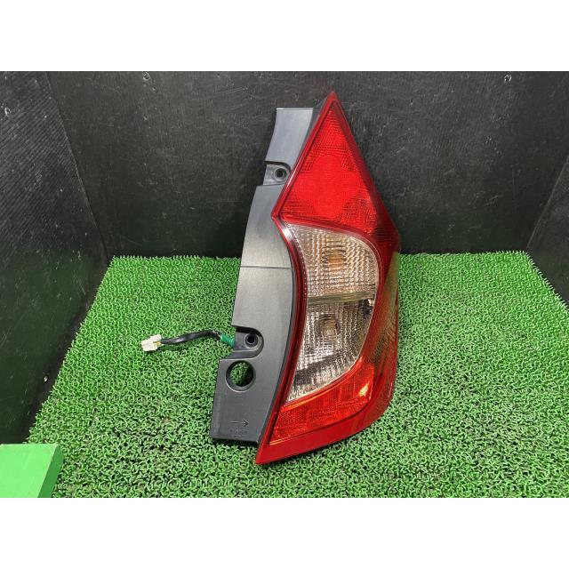 ノート DBA-E12 右テールランプ QAB D117 26550-3VA5B : 202411011015500 : 株式会社イワマワークス - 通販 - Yahoo!ショッピング