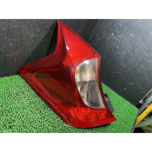 ノート DBA-E12 左テールランプ QAB D117 26555-3VA5B : 202411011015600 : 株式会社イワマワークス - 通販 - Yahoo!ショッピング