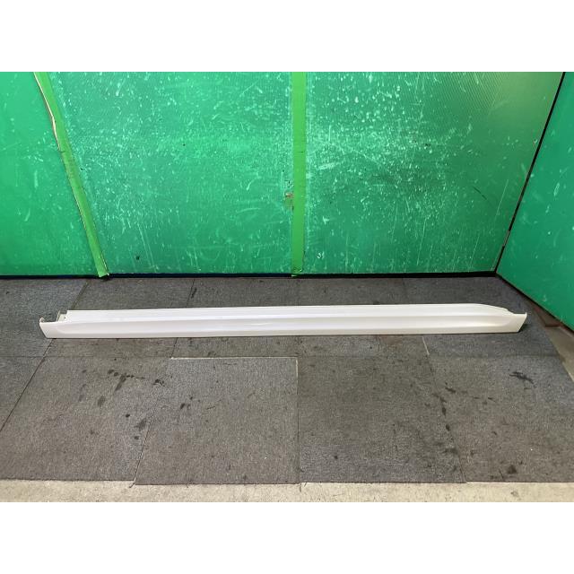 レガシィ DBA-BR9 左サイドステップ 37J 96051AJ030WU : 202411150513800 : 株式会社イワマワークス - 通販 - Yahoo!ショッピング