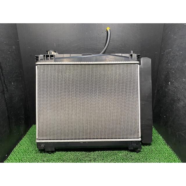 ヴィッツ DBA-NCP131 ラジエータ 8T7 422136-5350 16400-21381 : 株式会社イワマワークス - 通販 - Yahoo!ショッピング