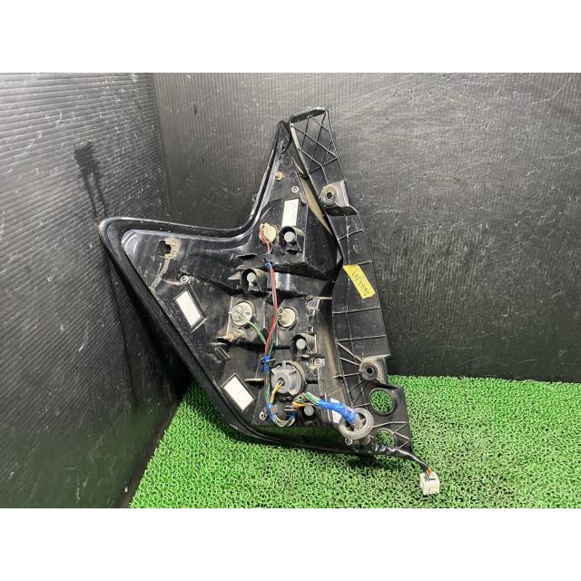 ノート DBA-E12 右テールランプ K23 D202 26550-5WK0B : 株式会社イワマワークス - 通販 - Yahoo!ショッピング