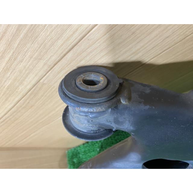 アクセラ LDA-BM2FS 右Fロアアーム 41W B60P-34-300E : 株式会社イワマワークス - 通販 - Yahoo!ショッピング