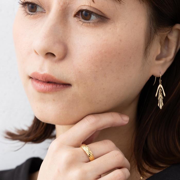 K18 YG 透かし 5連 オリエンタル デザイン フックピアス 18金 イエローゴールド フック ピアス 揺れる 約1.4g 左右合計 : J-STUDIO - 通販 - Yahoo!ショッピング