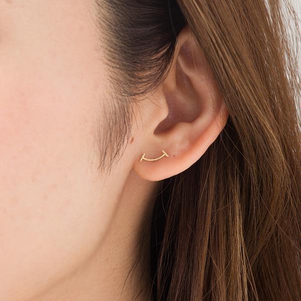 スマイルモチーフピアス スタッドピアス K18/K14WG（イエローゴールド・ホワイトゴールド） :komie10000106:J-STUDIO - 通販 - Yahoo!ショッピング