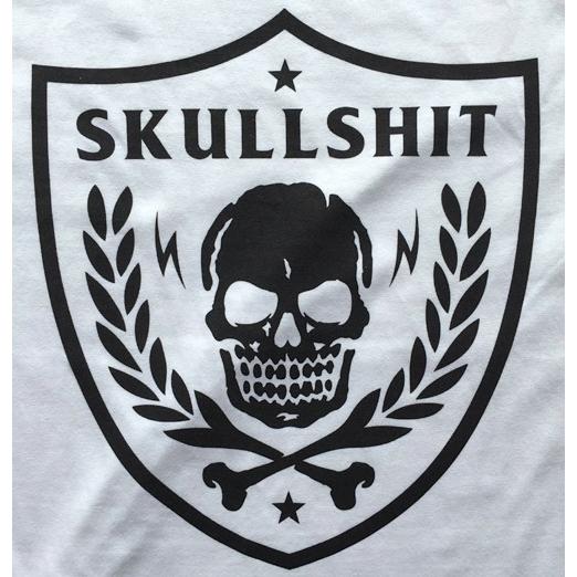 SKULL SHIT (30%OFF) SKULLSHIT スカルシット「Emblem Skull T-sh」半袖Tシャツ 黒 白 ブラック ホワイト ロゴ クルーネック ドクロ バンド 骸骨 ...