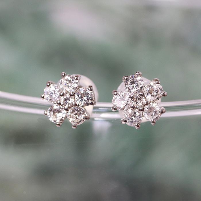 K18 フラワー ダイヤモンドピアス 0.36ct 花 アクセサリー K18 フラワー ダイヤモンドピアス 0.36ct 花 アクセサリー
