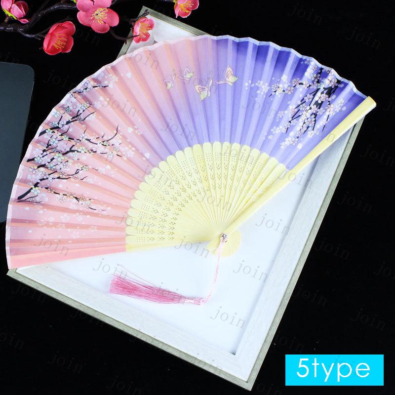 扇子 レディース (z161#) 当日発送 20type おしゃれ タッセル付き 花柄 折りたたみ 和風 せんす 猛暑対策 お祭り 女性用 夏用 涼しい 和装小物 花火大会 ギフト ...