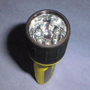 STREAMLIGHT ストリームライト LED懐中電灯(イエロー)67ルーメン プロポリマー 4AA 68201 返品種別A : Joshin web - 通販 - Yahoo!ショッピング