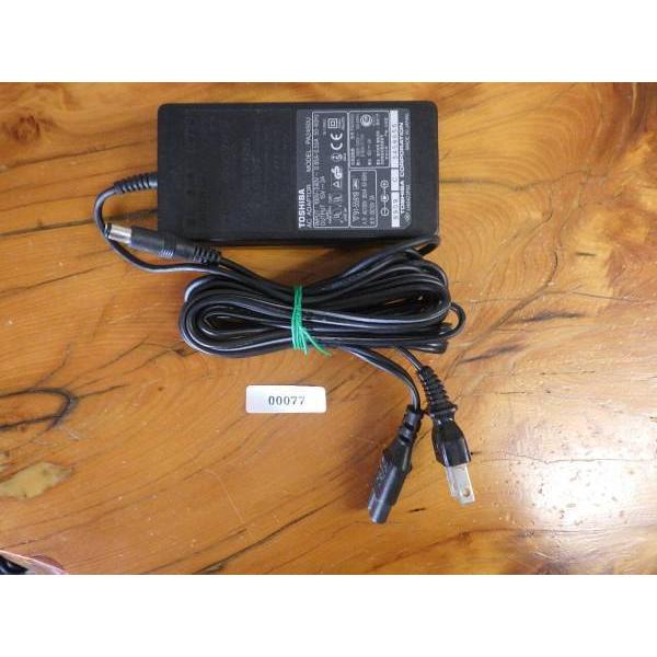 中古 出力確認済 アダプター 東芝 型式: PA2450U 差込外径: 6.5mm 入力: 100V 出力: 15V/3A コンセント: 2極 ...