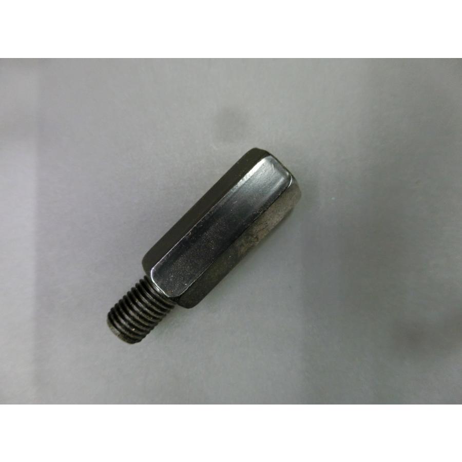 未使用 ボルト 変換アダプター 10mm 正ネジ ロングナットアダプター 単品 車体側ネジ径 正ネジ10mmから逆ネジ10mm 管理No ...