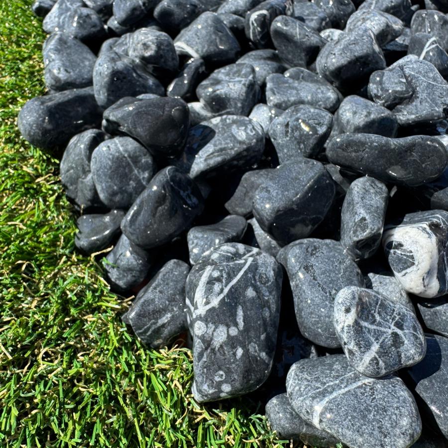 TAIKOH スモーキーブラック 8分 20-30mm 10kg 化粧砂利 黒 ブラック グレー 玉石 中 : 砂利んこ - 通販 - Yahoo!ショッピング