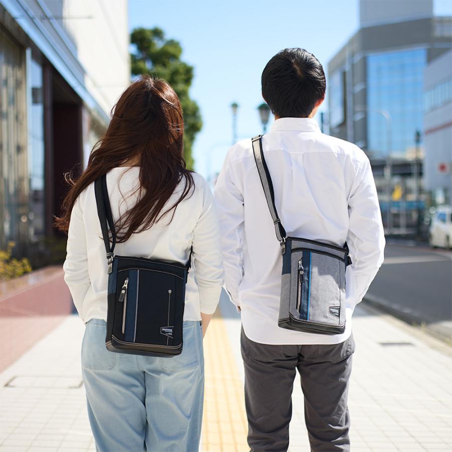 MOUSTACHE ショルダーバッグ 縦型 ムスタッシュ B5 メンズ MOUSTACHE ショルダーバッグ 縦型 ムスタッシュ B5 メンズ