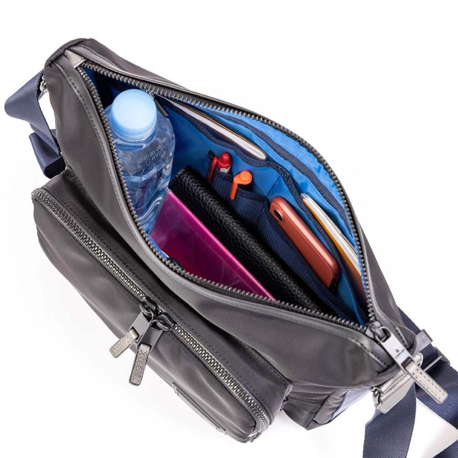 LANVIN en Bleu ランバン オン ブルー ショルダーバッグ B5 LANVIN en Bleu ランバン オン ブルー ショルダーバッグ B5