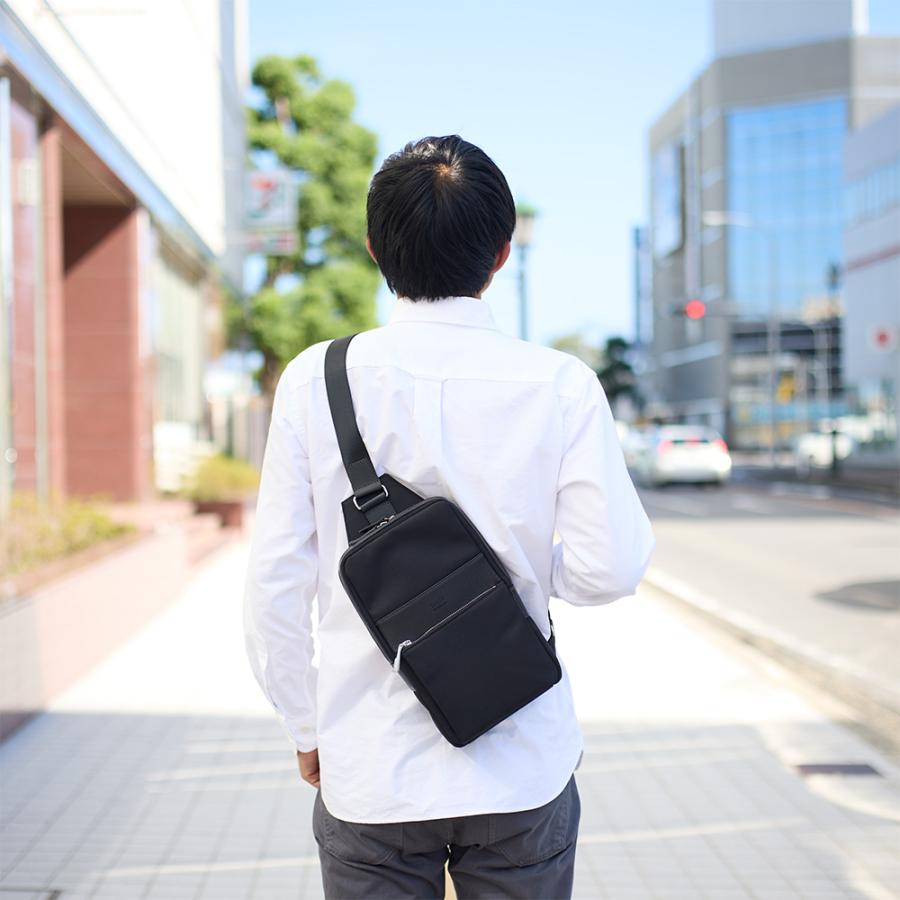 TAKEO KIKUCHI タケオキクチ ボディバッグ ショルダーバッグ TAKEO KIKUCHI タケオキクチ ボディバッグ ショルダーバッグ