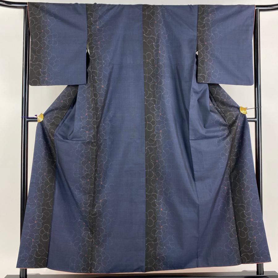 紬 身丈155.5cm 裄丈64cm M 袷 捻梅 紺色 正絹 秀品 中古 : 1000078858366 : リユースセレクトショップバイセル Yahoo!店 - 通販 - Yahoo!ショッピング