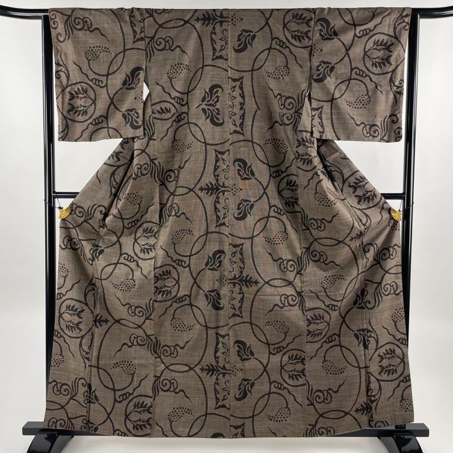 紬 身丈161.5cm 裄丈64cm M 袷 唐草 焦茶色 正絹 美品 秀品 中古 : 1000087829555 : リユースセレクトショップバイセル Yahoo!店 - 通販 ...