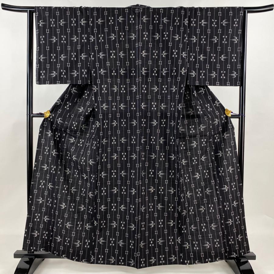 紬 身丈161cm 裄丈64cm M 単衣 燕 縦縞 黒 正絹 美品 名品 中古 : リユースセレクトショップバイセル Yahoo!店 - 通販 - Yahoo!ショッピング