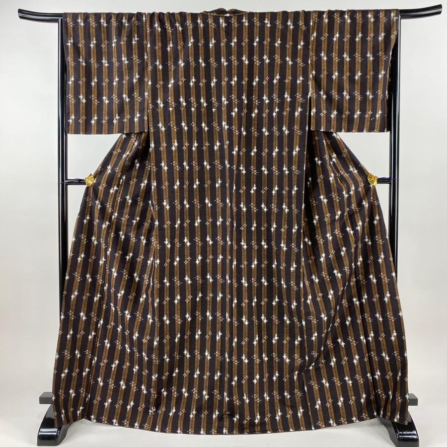 紬 身丈170cm 裄丈67cm M 袷 縦縞 燕 焦茶色 正絹 美品 名品 中古 : リユースセレクトショップバイセル Yahoo!店 - 通販 - Yahoo!ショッピング
