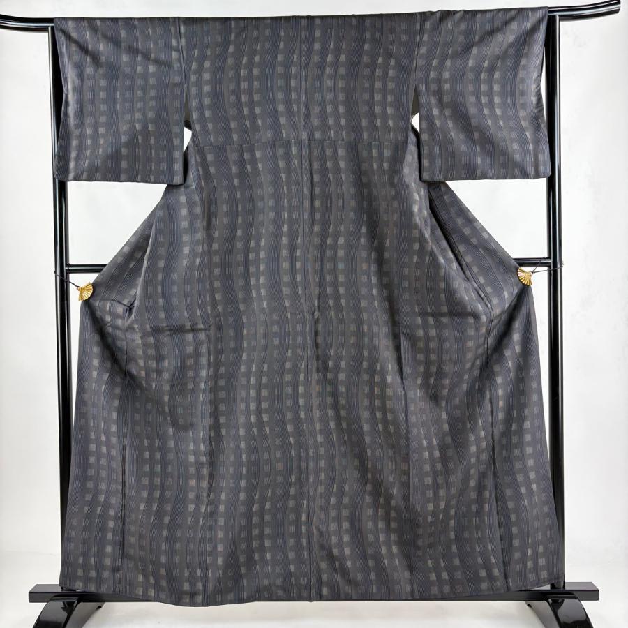 紬 身丈159cm 裄丈64cm M 袷 やまと 幾何学 墨色 正絹 美品 優品 中古 : リユースセレクトショップバイセル Yahoo!店 - 通販 - Yahoo!ショッピング