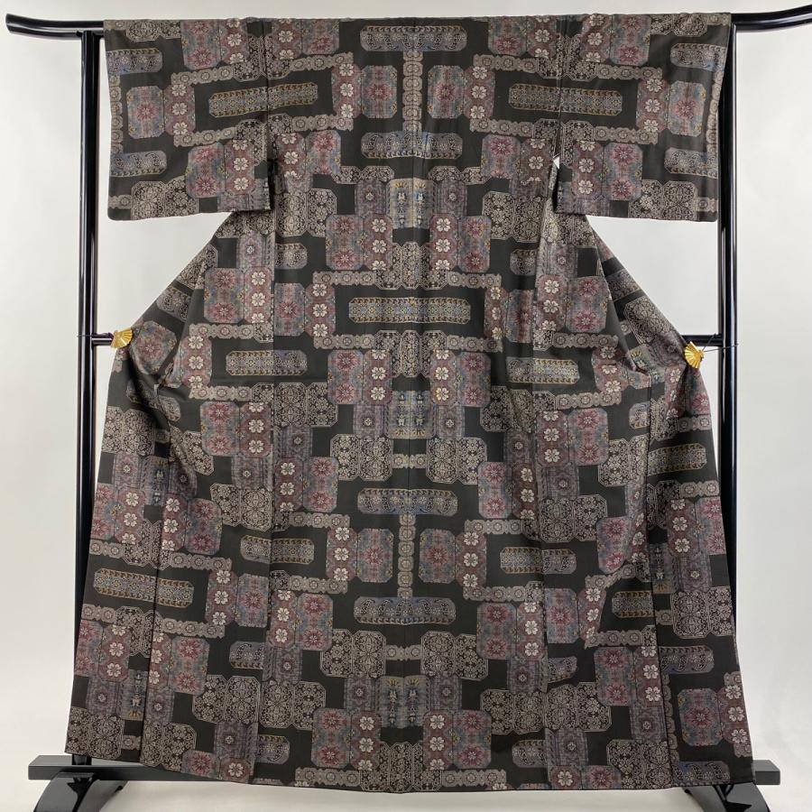 紬 身丈161cm 裄丈64cm M 袷 花唐草 幾何学 焦茶色 正絹 秀品 中古 : リユースセレクトショップバイセル Yahoo!店 - 通販 - Yahoo!ショッピング
