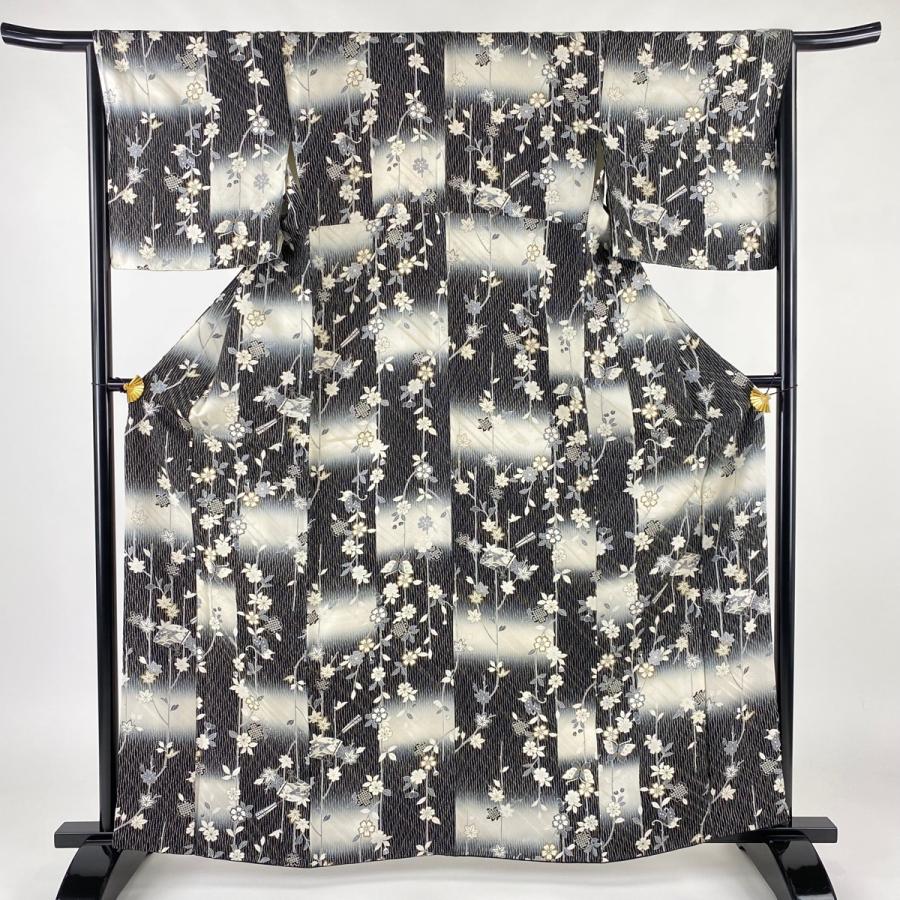 小紋 身丈163cm 裄丈66cm M 袷 蝶 桜 金彩 ぼかし 黒 正絹 秀品 中古 : リユースセレクトショップバイセル Yahoo!店 - 通販 - Yahoo!ショッピング