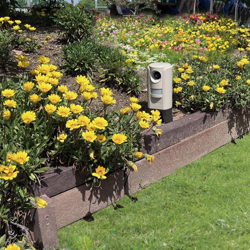 ユタカメイク 《お買い得2個セット》【送料無料】ユタカメイク 充電式 ガーデンバリアIII GDX-3 変動超音波式ネコ被害軽減器【猫 ねこ ハクビシン 糞害 猫防止 猫除け】 : 金物PRO ...