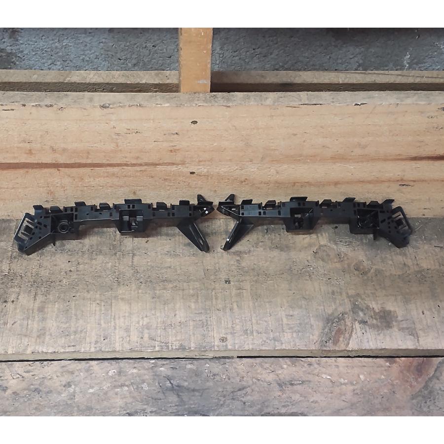 フィット 左右 フロントバンパー サイドスペーサー ホンダ GP6 平成26年式 17692 0007 T5A NF4S46 中古 : NEW ...