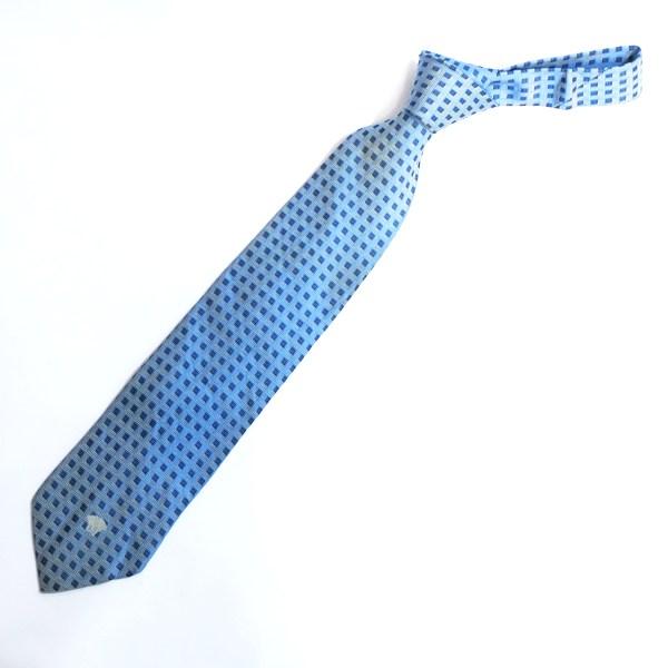 GIANNI VERSACE ジャンニヴェルサーチ 総柄 シルク ネクタイ 水色【送料無料】中古品 used AB : かんてい局横浜港南店 - 通販 - Yahoo!ショッピング